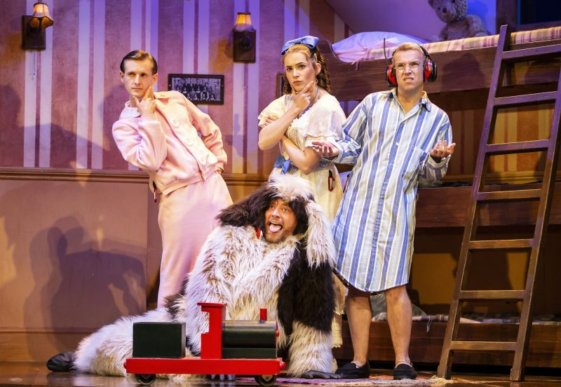 Peter Pan Goes Wrong, Bath Theatre Royal | Fine Times Recorder